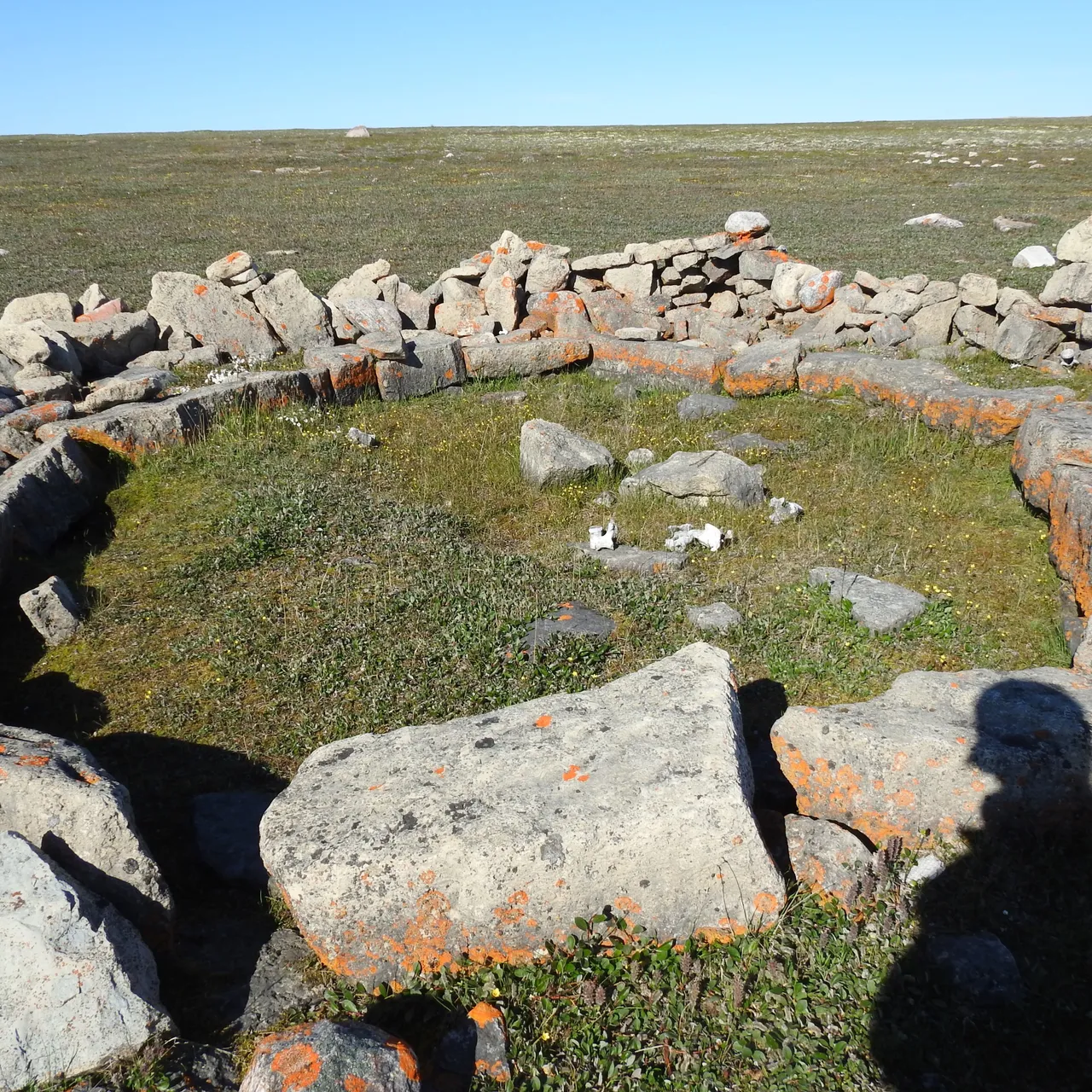 Qarmaq - Traditional Inuit Dwellings on Igloolik Island