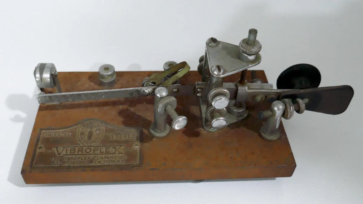 The Morse key used in Titanic disaster
