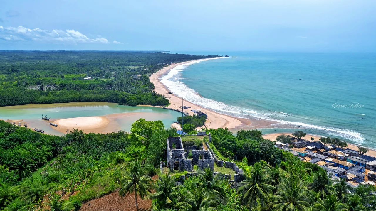 Exploring Fort Batenstein: A Historic Dutch Trading Post on the Gol...