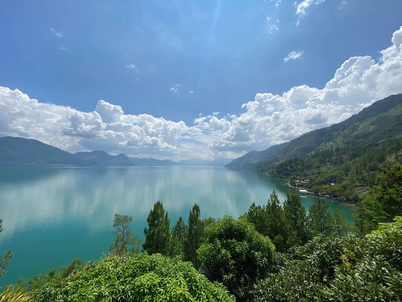 Natural Beauty in Lut Tawar Lake, Central Aceh Regency