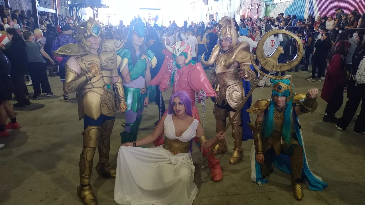 Cosplay Time- first time with the golden armor (esp-eng)