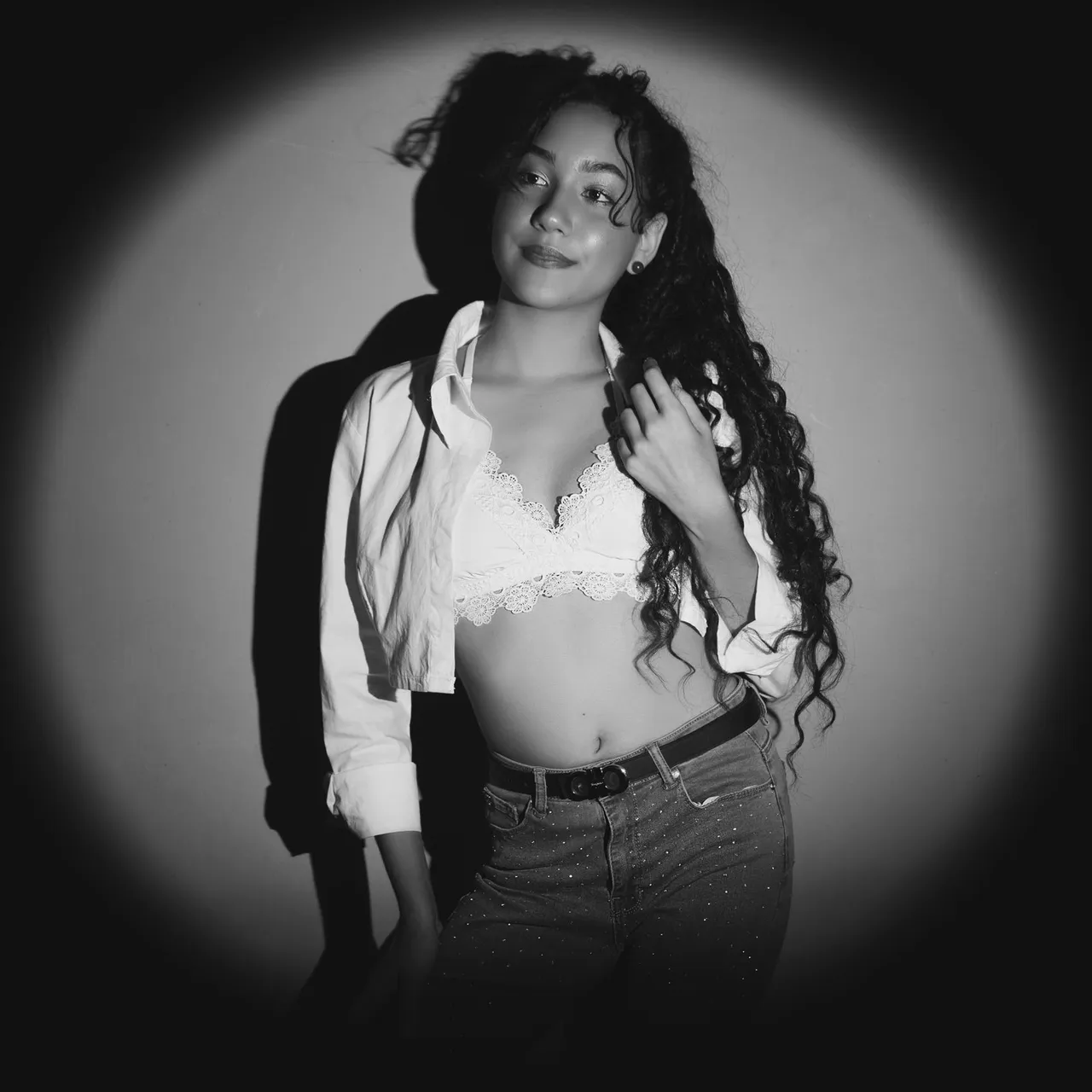 Using a light modifier: Snoot [MONOMAD]