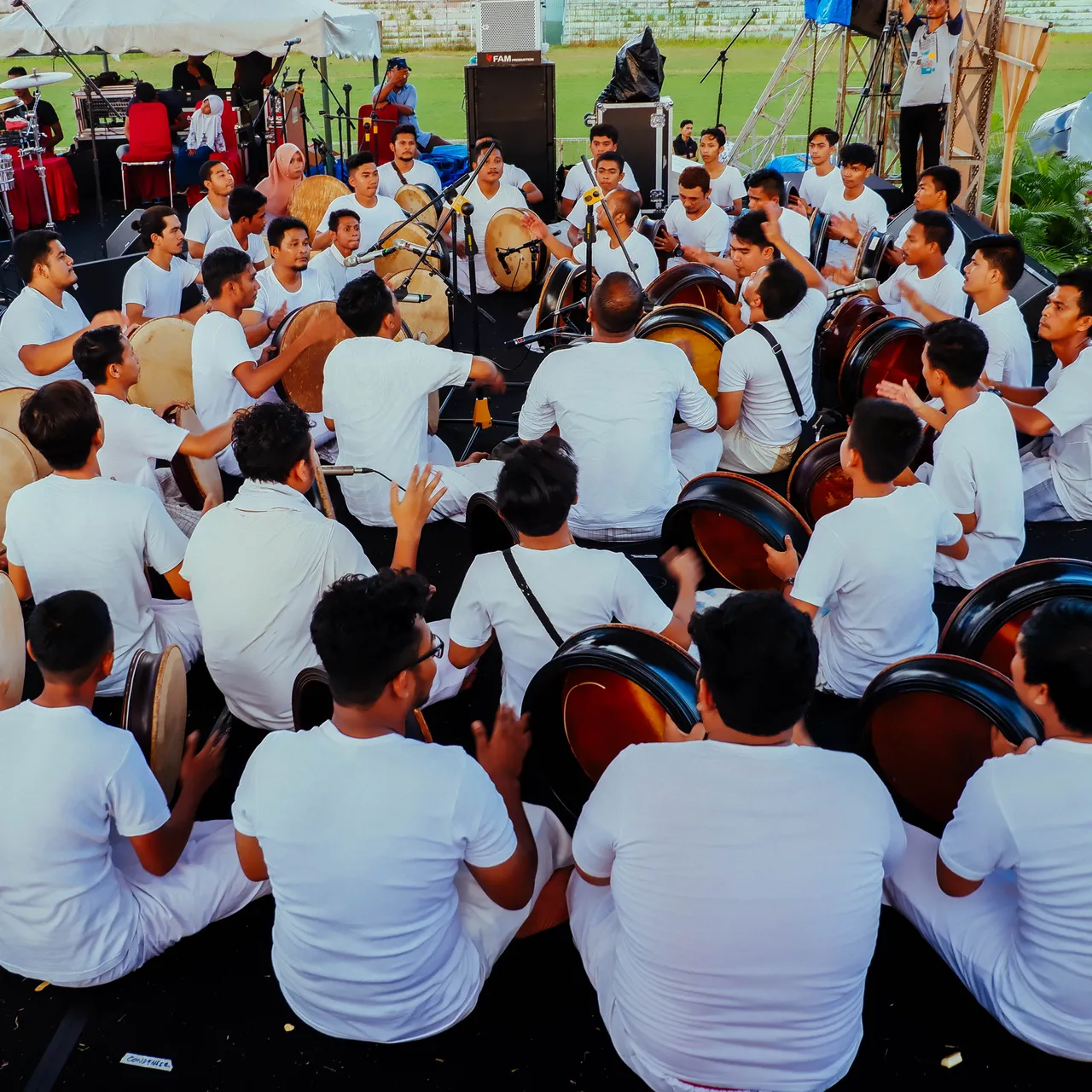 Tarian Tradisional ACEH: Rapai Geleng