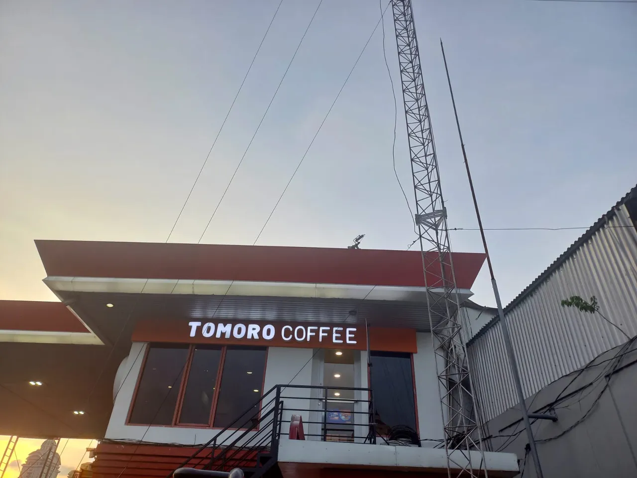 The Simple Architecture of Tomoro Coffee for Refresh My Day