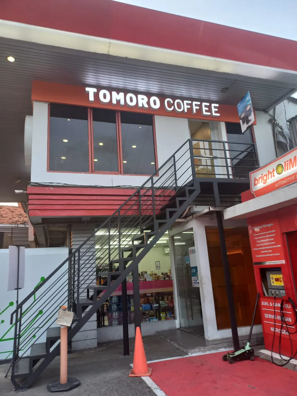 The Simple Architecture of Tomoro Coffee for Refresh My Day