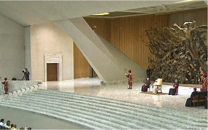 Pope Paul VI Audience Hall: Snake Bite in Vatican City + St. Pete...