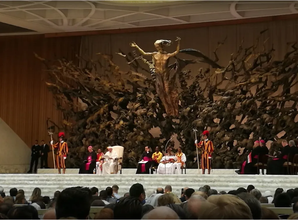 Pope Paul VI Audience Hall: Snake Bite in Vatican City + St. Pete...