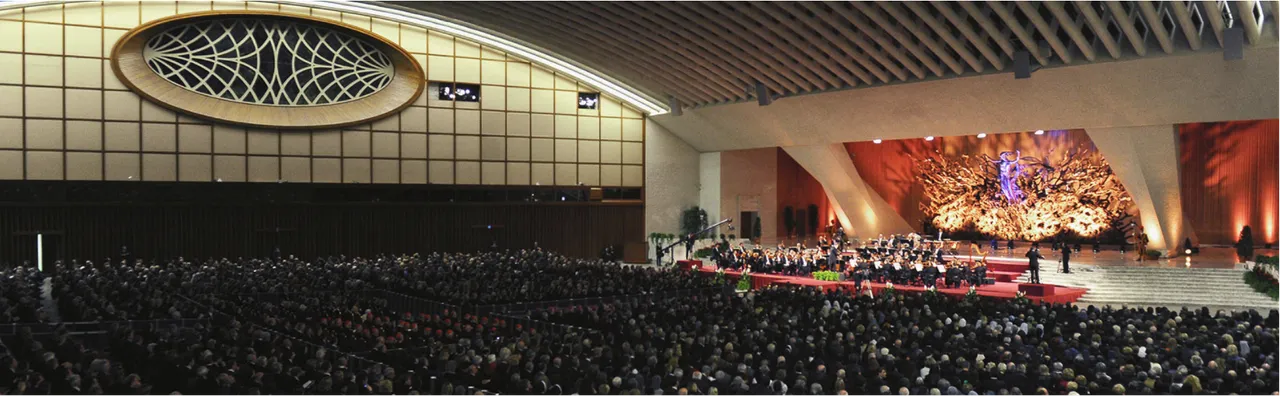 Pope Paul VI Audience Hall: Snake Bite in Vatican City + St. Pete...