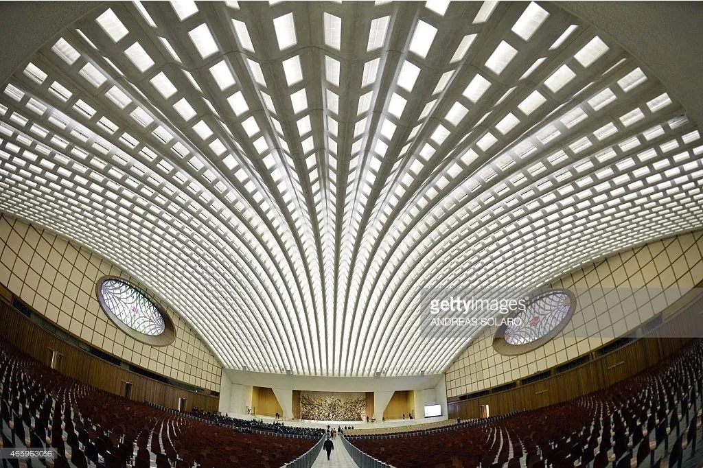 Pope Paul VI Audience Hall: Snake Bite in Vatican City + St. Pete...