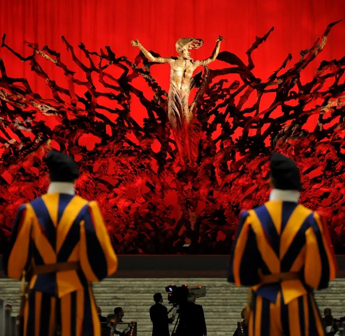 Pope Paul VI Audience Hall: Snake Bite in Vatican City + St. Pete...