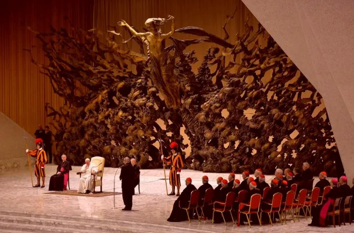 Pope Paul VI Audience Hall: Snake Bite in Vatican City + St. Pete...
