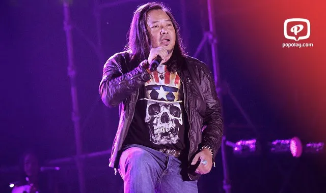 A Burmese Famous Singers and Song and Playing in Rising Star Game a...