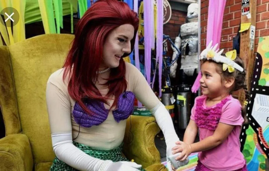 Houston Public Library Hires Convicted Child Molester To Dress In D...