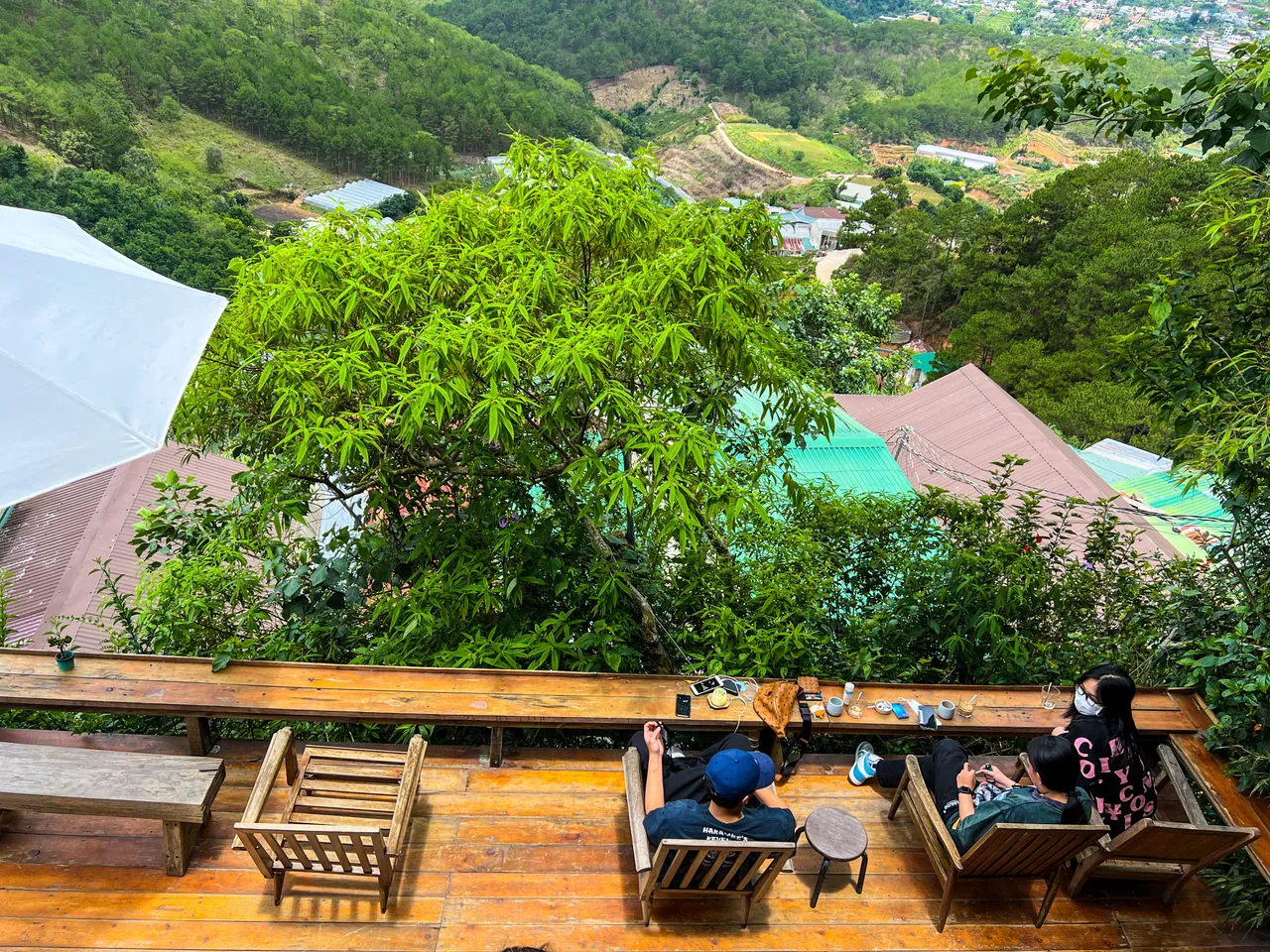 Cheo Veo Coffee- Enjoy the mountain scenery with the coffee shop lo...