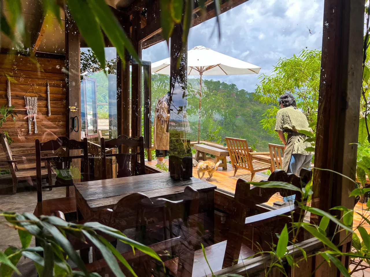 Cheo Veo Coffee- Enjoy the mountain scenery with the coffee shop lo...