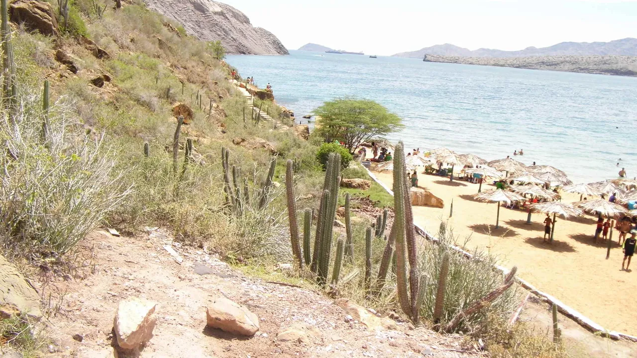Enjoying El Saco Beach / Disfrutando de Playa El Saco