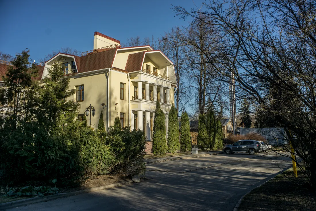 Park in the Neva Delta (visual walk of 20 photos)