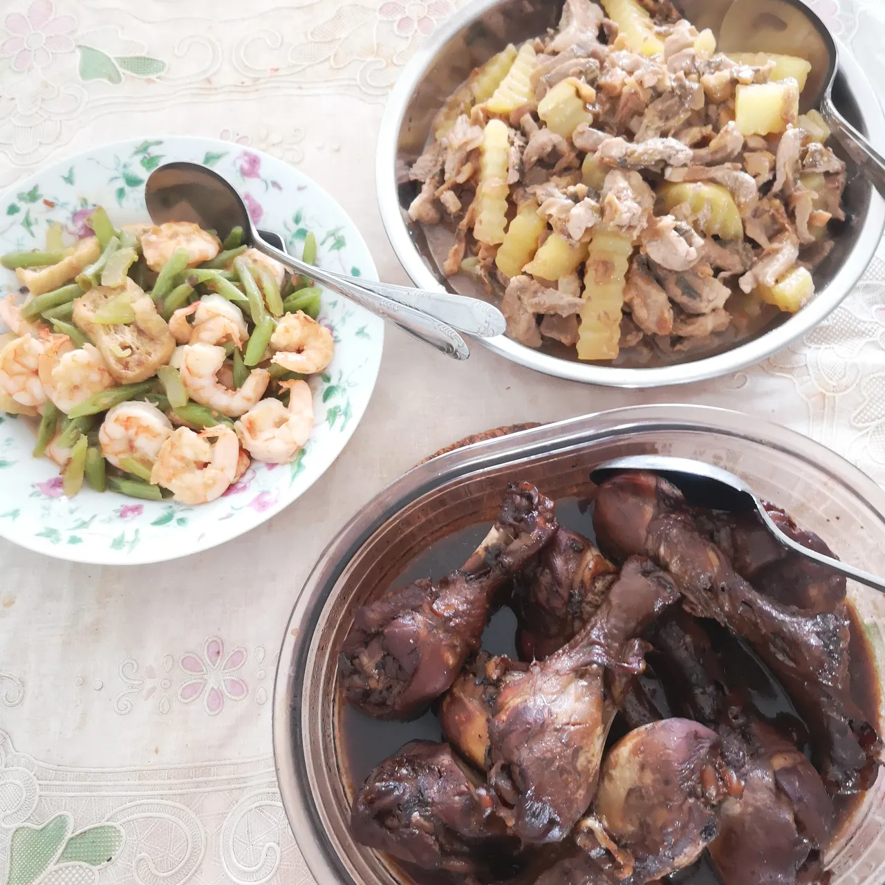 Super Sumptuous Lunch by Aunt!