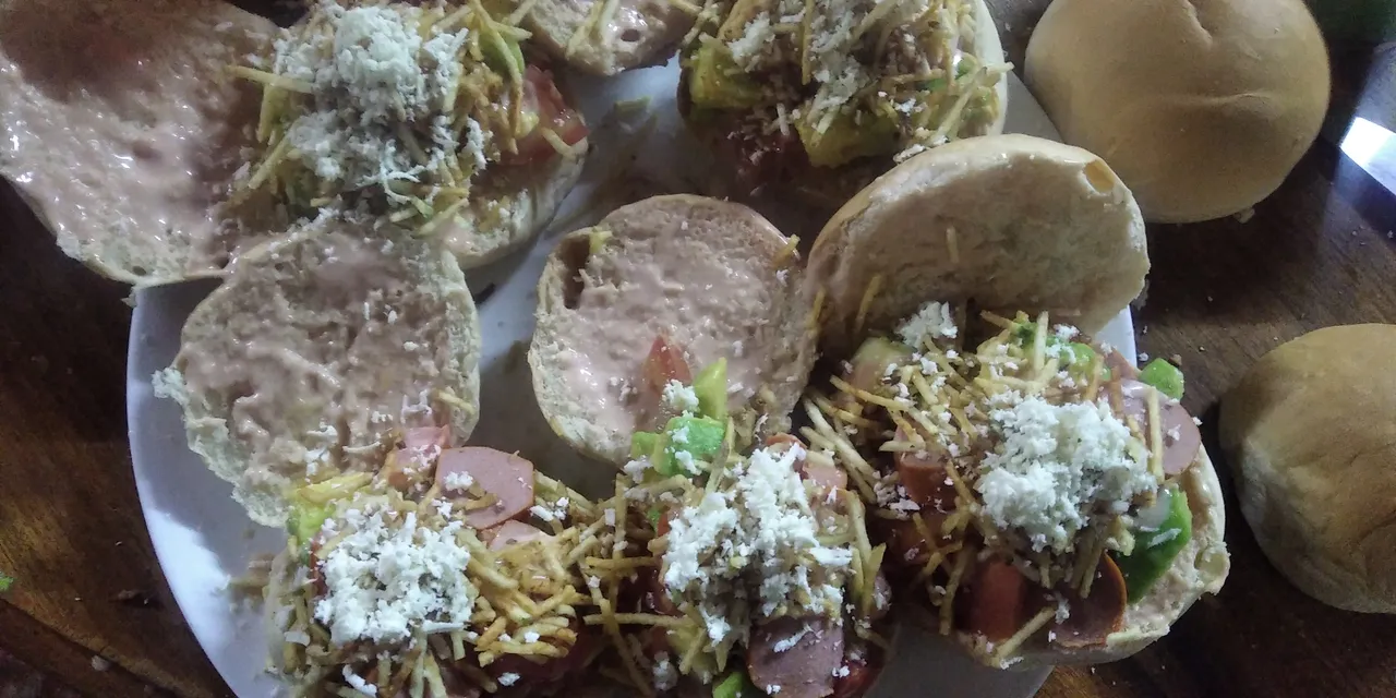 [ESP-ENG] Salchiburger Mi Receta Rápida / Salchiburger My Quick and...