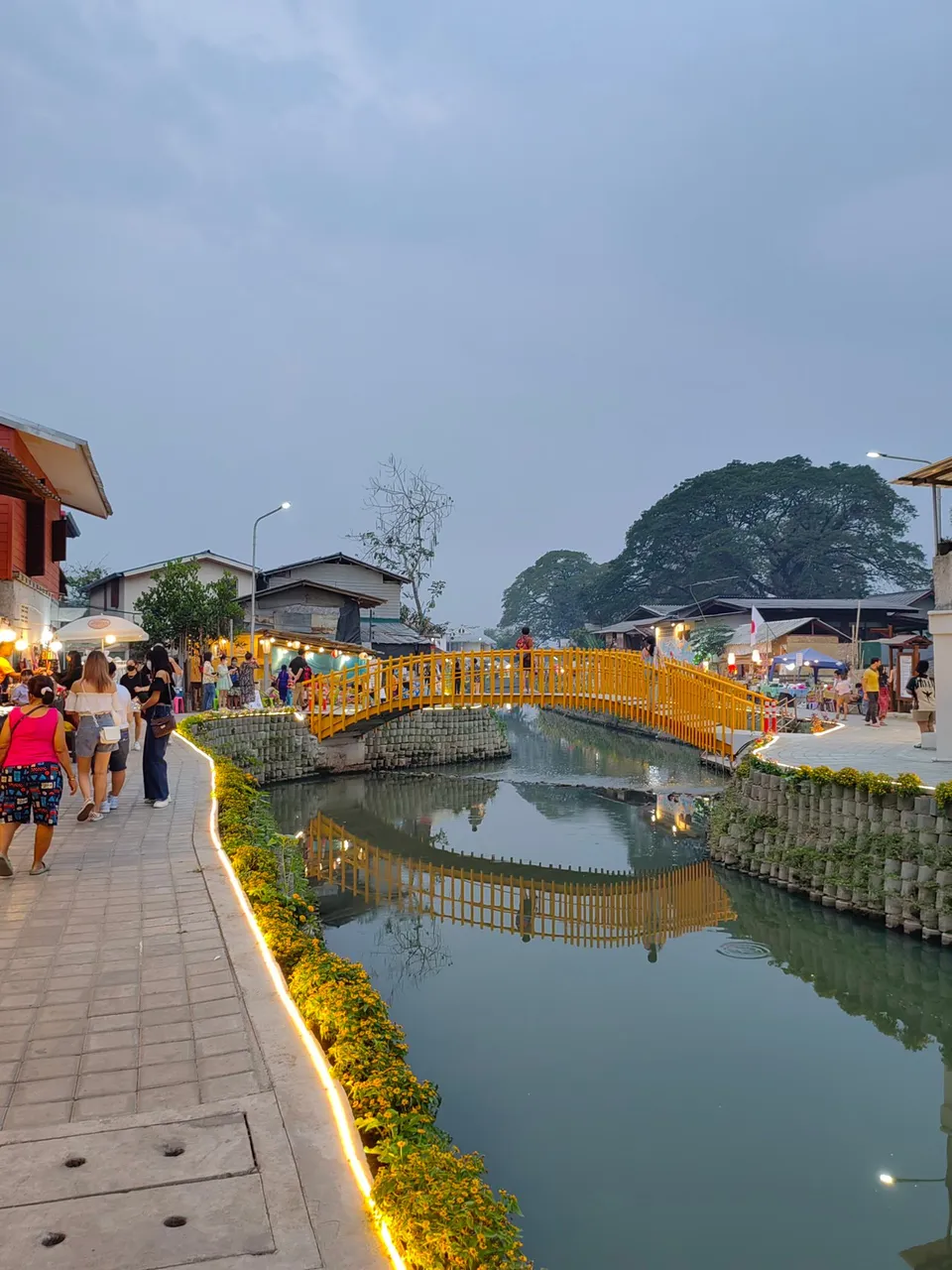 Enjoy the Japanese scenery on the Khlong Mae Kha, Chiang Mai Provin...