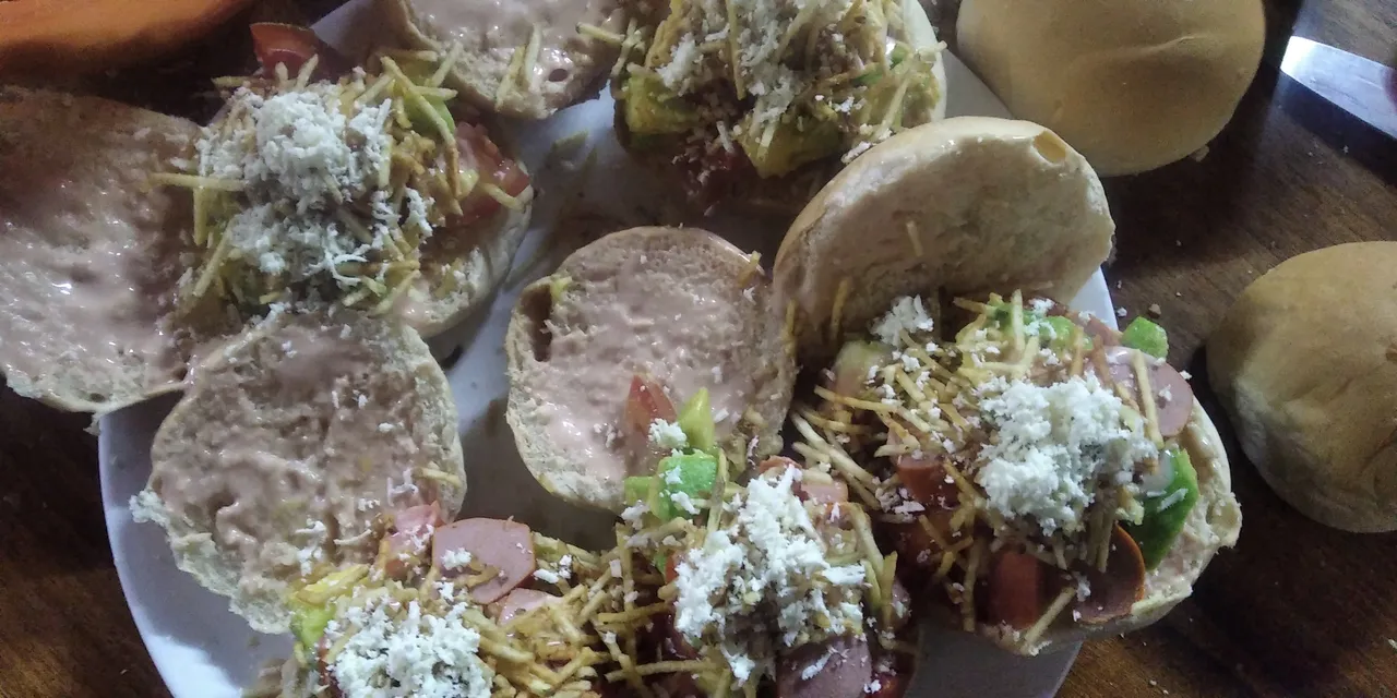 [ESP-ENG] Salchiburger Mi Receta Rápida / Salchiburger My Quick and...