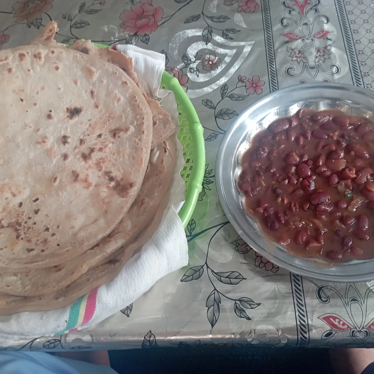 A Taste of Winter Bliss: Exploring the Magic of Pakistani Bean De...