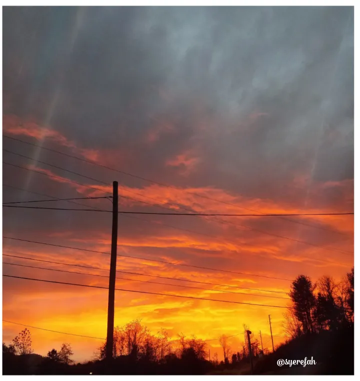 Why does the color of the sky change often