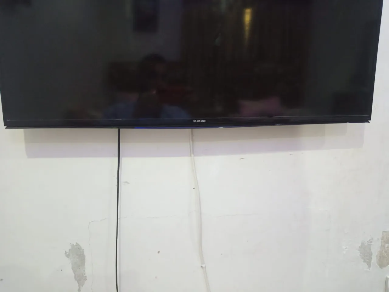 Shadow Of 40 Inch Samsung LCD - Shadow Hunters SMASh Contest - Roun...