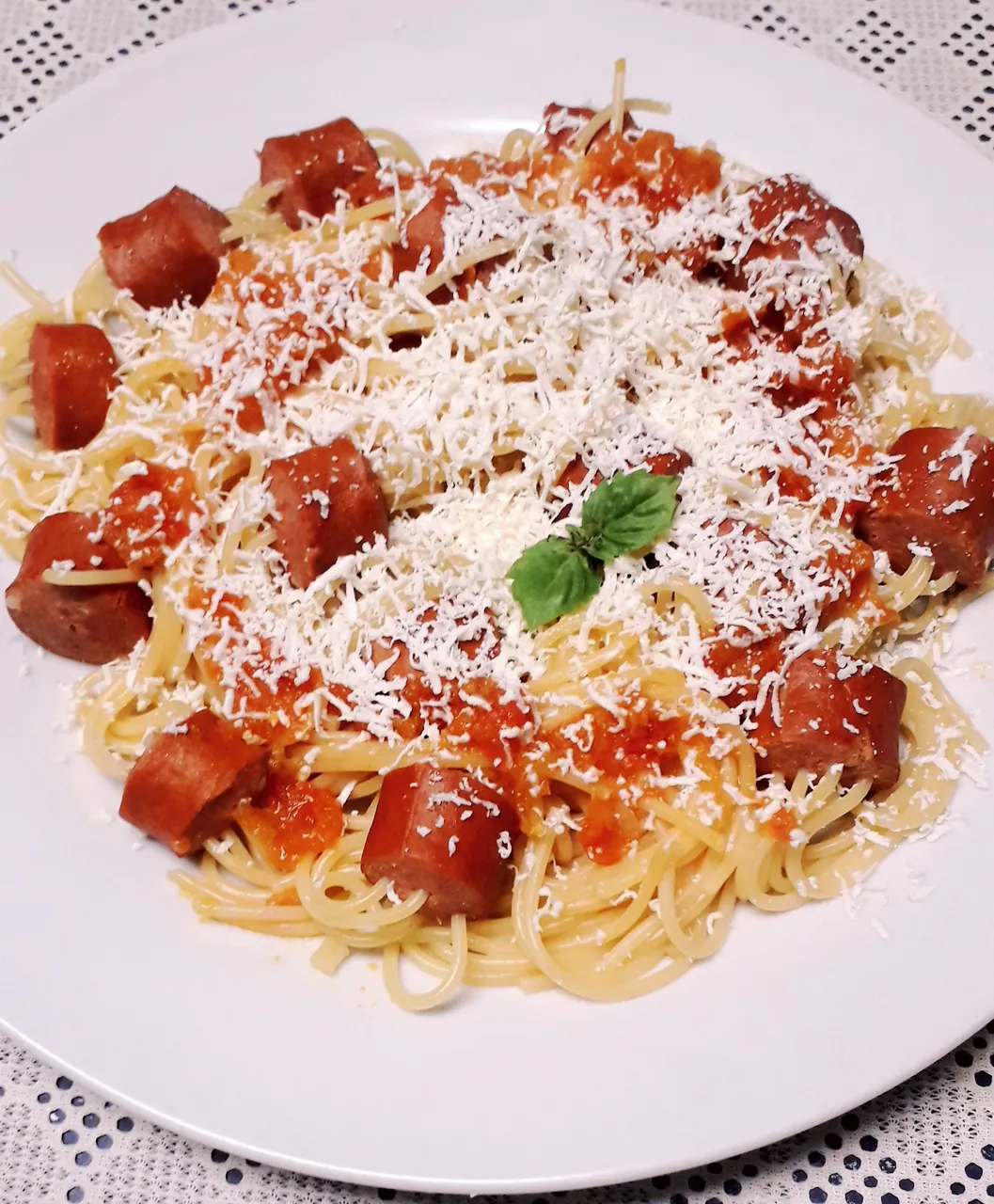 SPAGHETTI STRUNG ON SAUSAGES [ESP/ING]