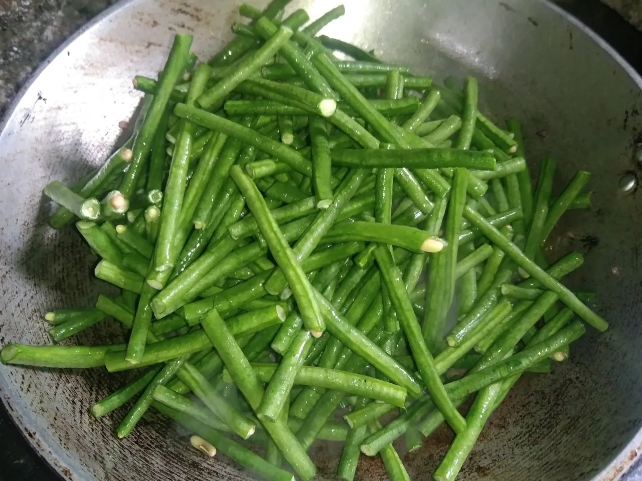 Adobong Sitaw- String Beans with Garlic Longanisa, Soy sauce and Vi...