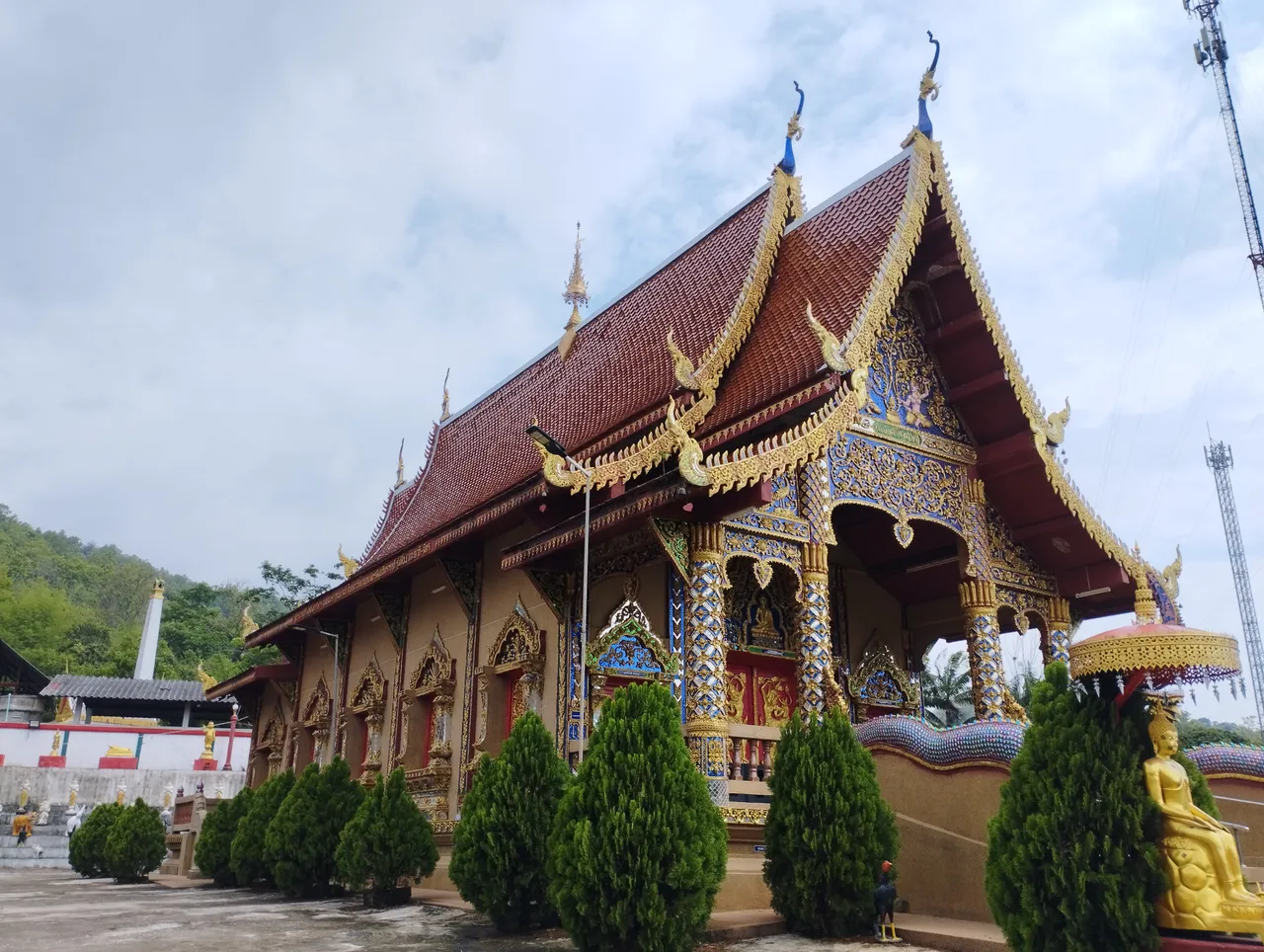 Enjoy at Wat Ban Ai and Wat Phatu Muang Pha Hong, Chai Prakan Distr...
