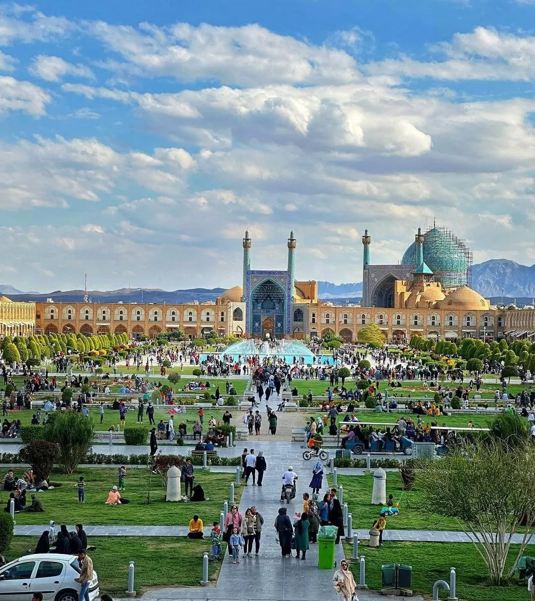 Isfahan at a glance: Naqshjan Square, symbol of Iranian civilizatio...