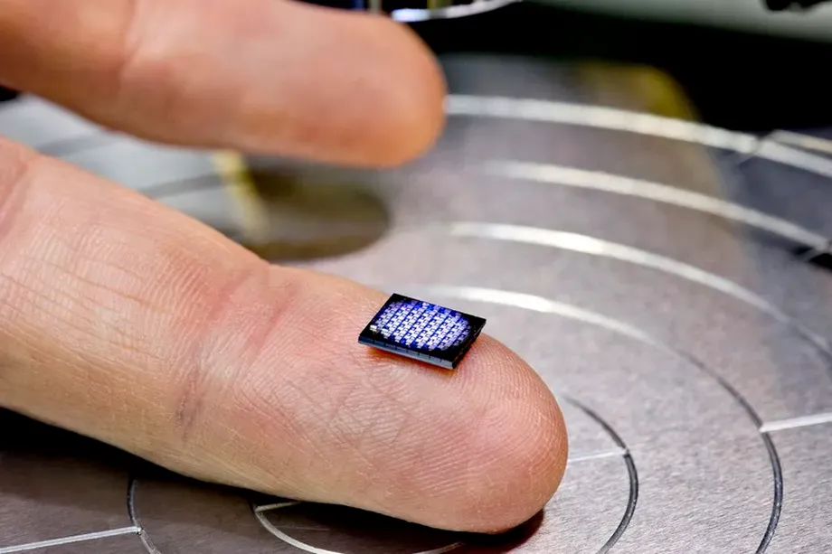 Smallest computer of the world..Its really amazing to see