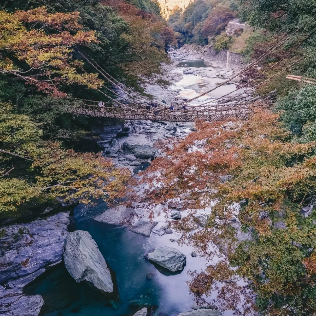 Kazurabashi Bridge & Biwa Waterfall | 大藤桥和琵琶瀑布