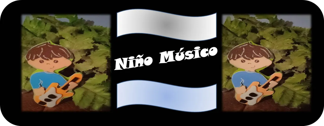 [Eng / Esp] Boy with a guitar / Niño con una guitarra.