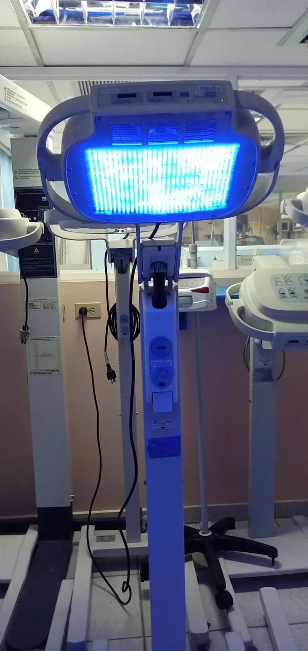 👶Lámpara de Fototerapia🏥 / 👶Phototherapy Lamp🏥