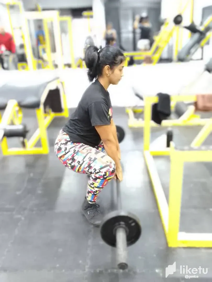 Fortaleciendo mis glúteos./ Strengthening my buttocks.