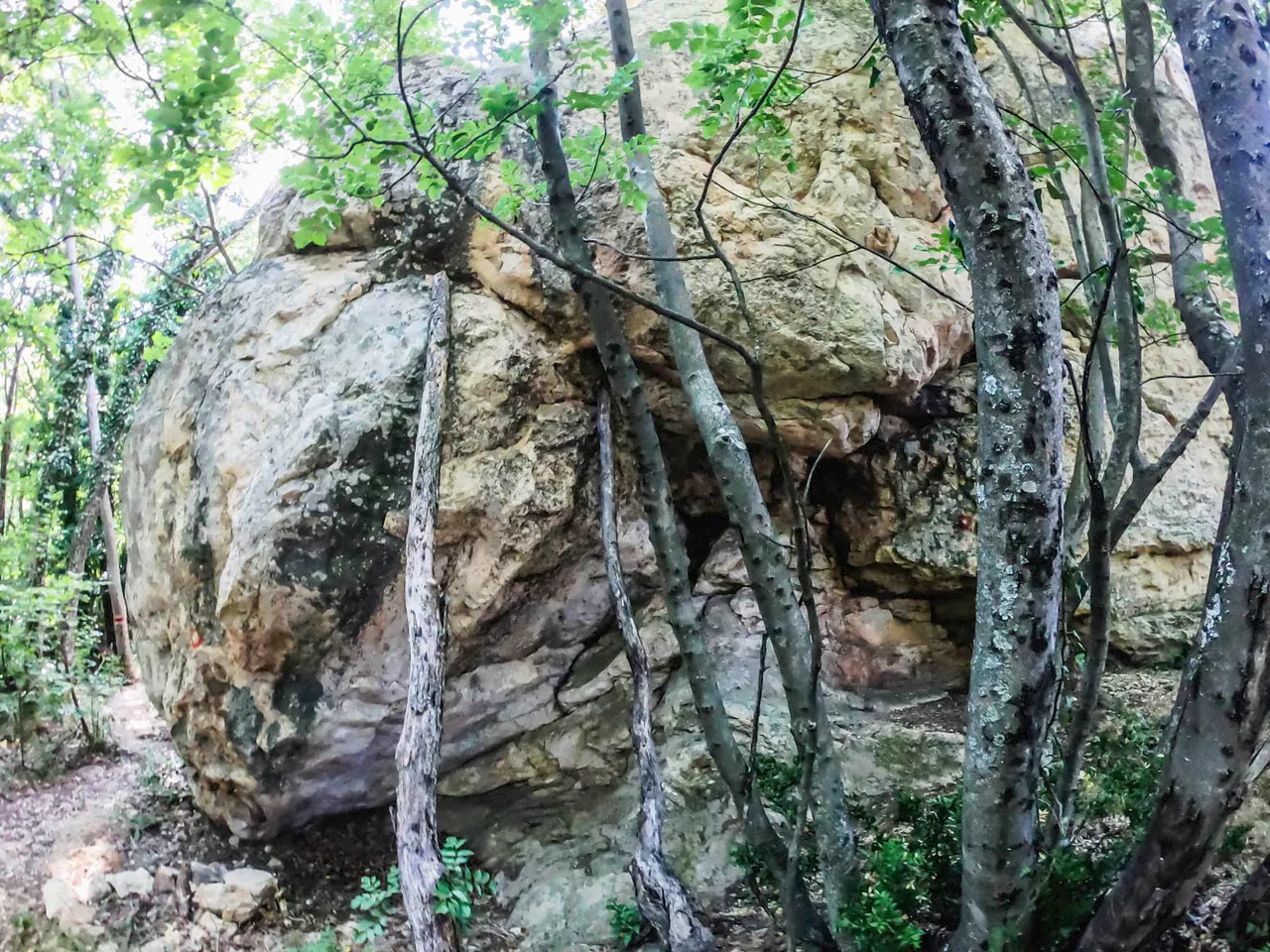 The rock complex "Deaf Stones"