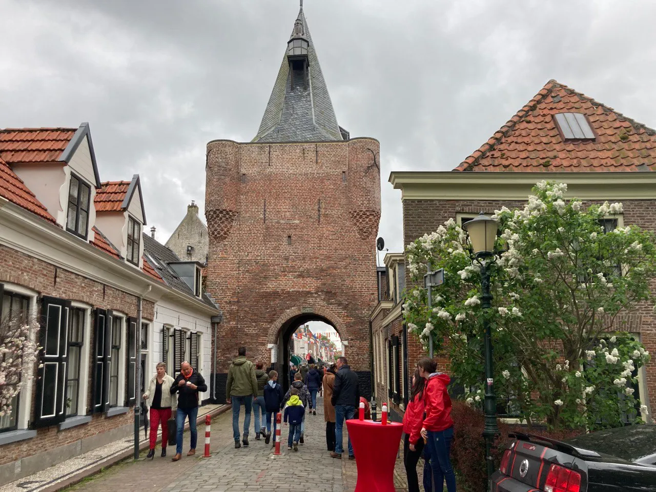 Walking around historic Elburg