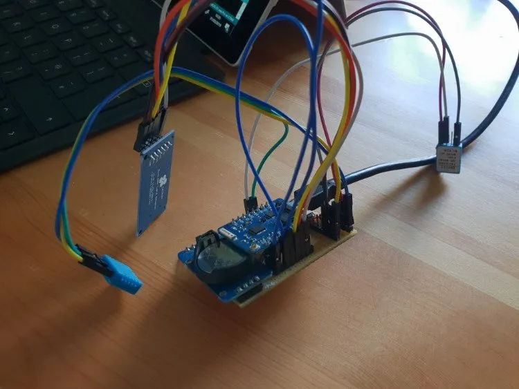 Building my own greenhouse data logger