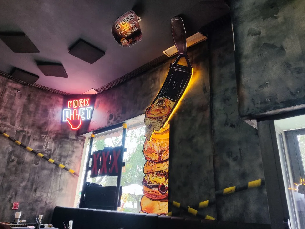 Hamburger, El Tarantin Chiflado food review [ENG/ESP]