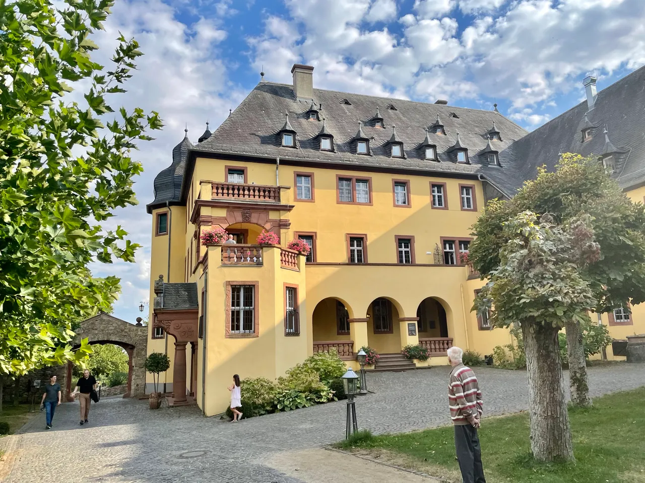 Schloss Vollrads am Rhein! Eng/Deu