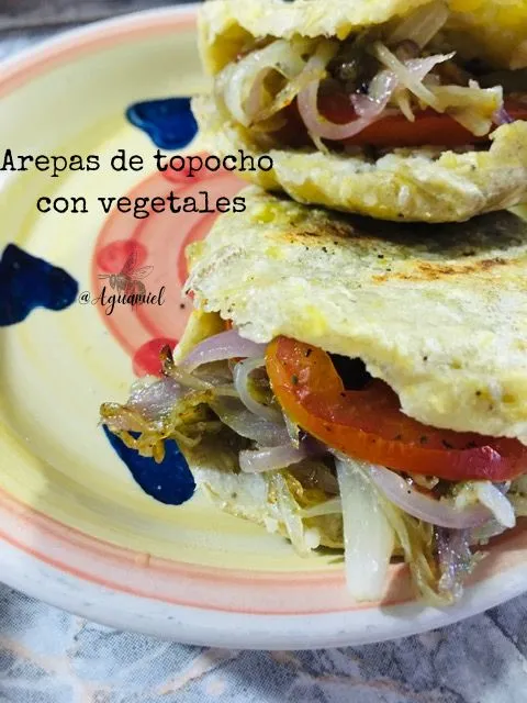 Arepas de topocho verde con vegetales [ESP-ENG]