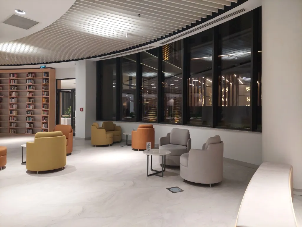 Antalya Library and New Year's Market - Antalya Kütüphanesi ve Yılb...