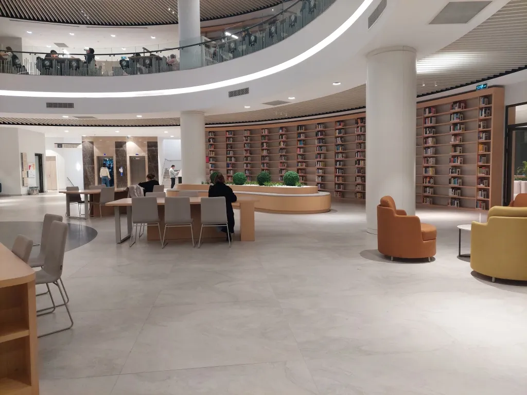 Antalya Library and New Year's Market - Antalya Kütüphanesi ve Yılb...