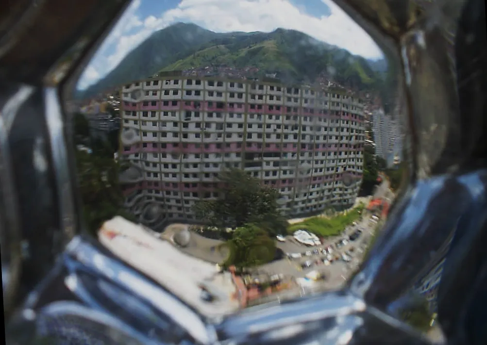 A Different Look / Una Mirada Diferente