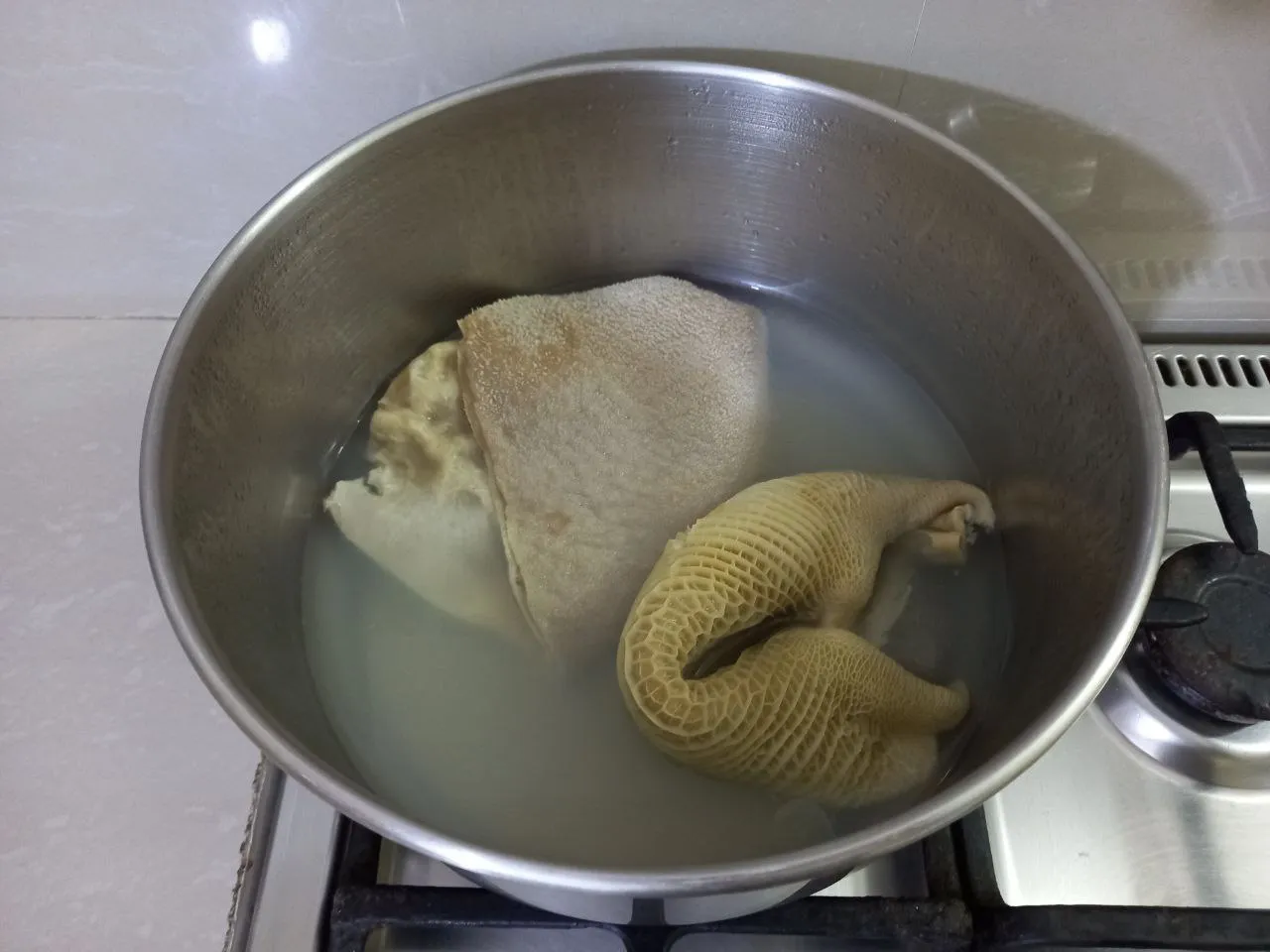 Deliciosa panza de res guisada | Delicious stewed beef belly