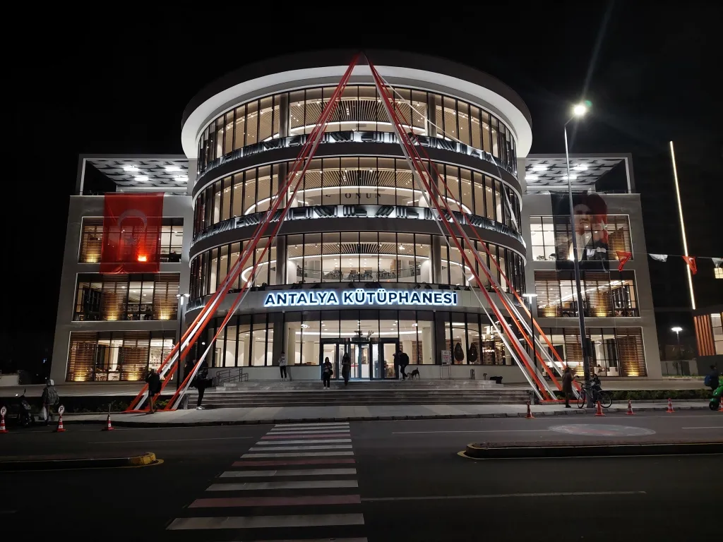 Antalya Library and New Year's Market - Antalya Kütüphanesi ve Yılb...