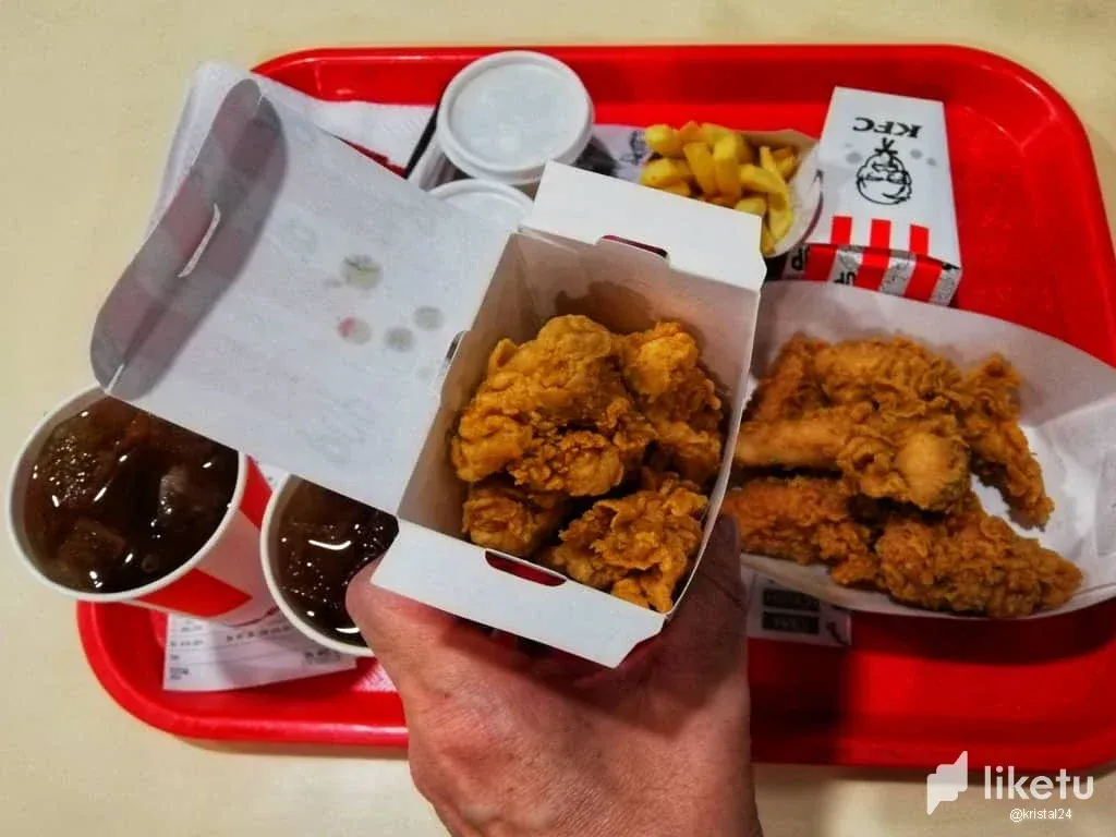(ENG-ESP) Tasting with my mom the chicken at KFC