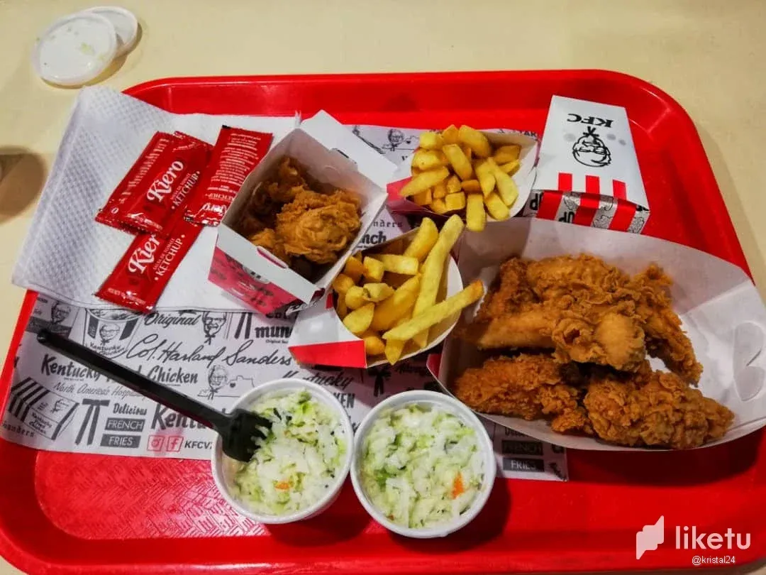 (ENG-ESP) Tasting with my mom the chicken at KFC